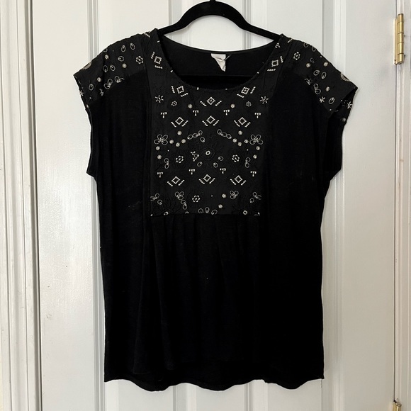 Anthropologie | Tops | Akemi Kin Black And Gold Stretchy Top | Poshmark